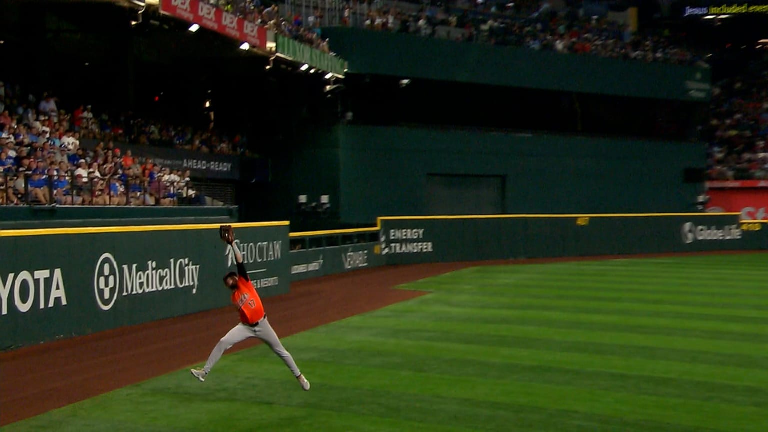 Colton Cowser's sweet leaping catch | 07/20/2024 | MLB.com