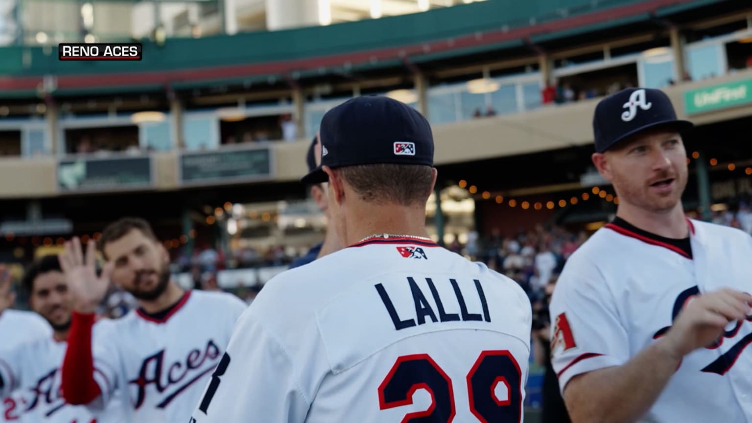 Blake Lalli and his girlfriend run the bases | 29/06/2024 | Lasmayores.com