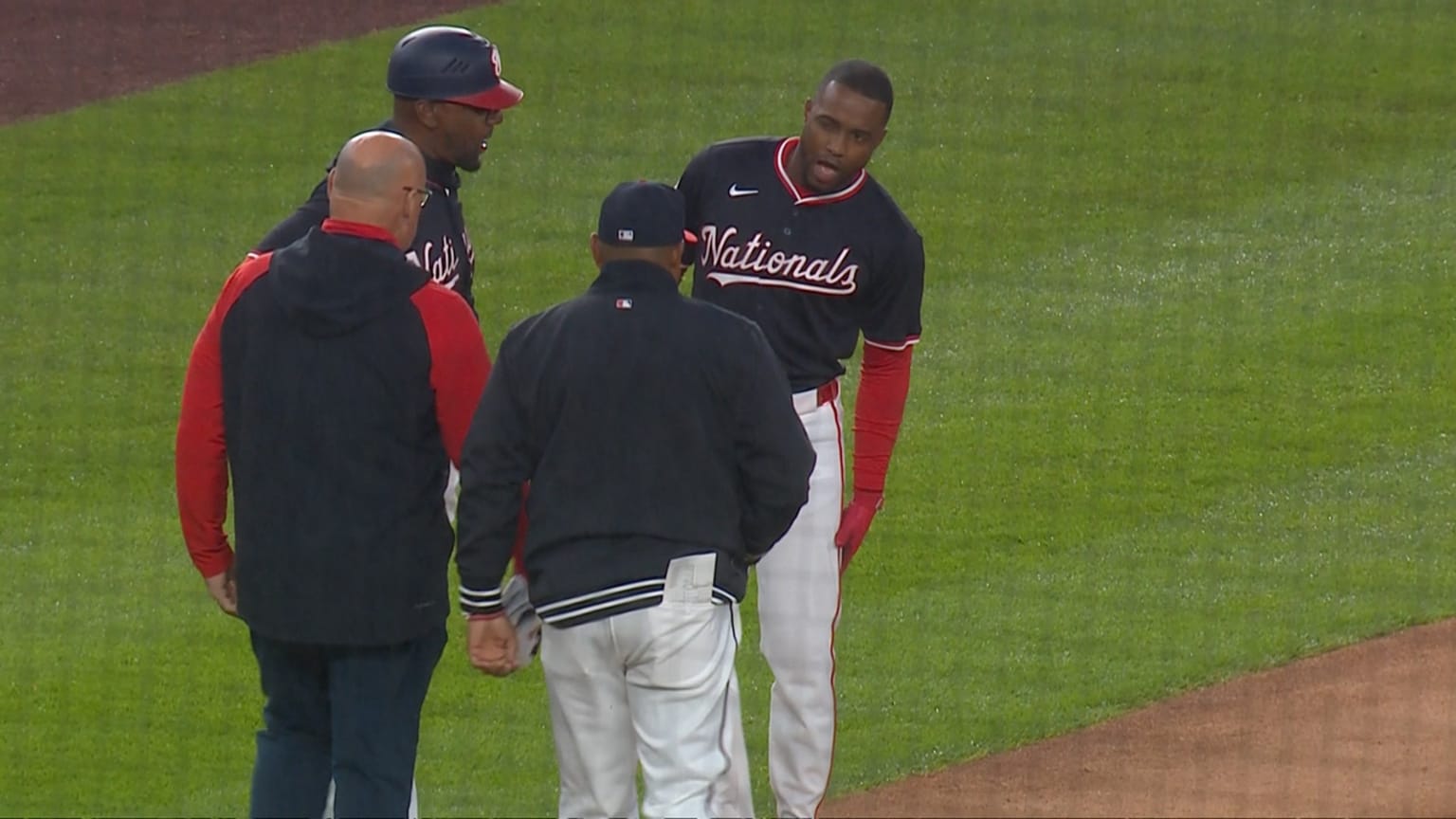 Victor Robles exits due to injury in the 2nd inning | 04/03/2024 ...