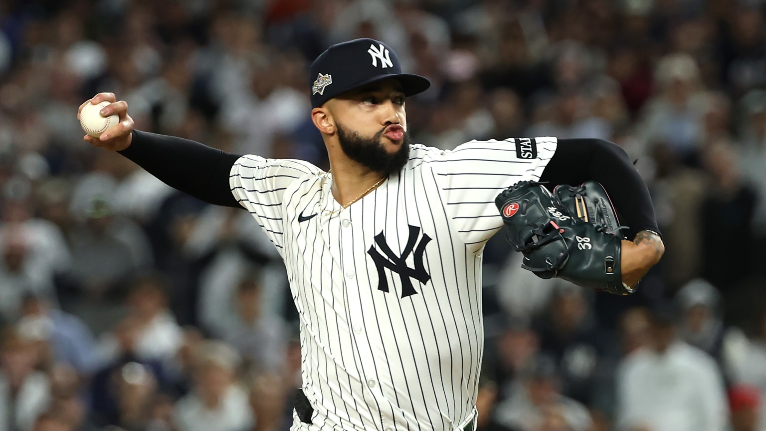 Devin Williams turns double play in the 8th | 10/01/2025 | MLB.com