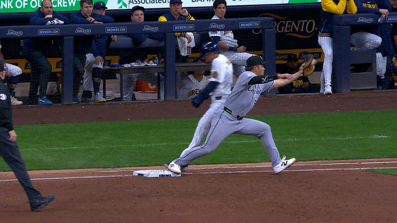 Hamilton base hit reversed | 03/28/2026 | Milwaukee Brewers