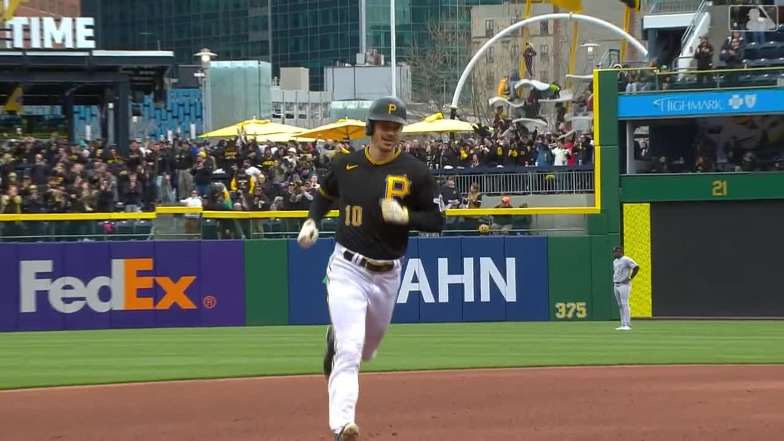 Bryan Reynolds records six RBIs over five at-bats | 04/07/2023 | New ...