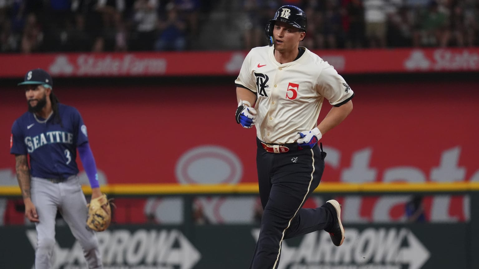 Corey Seager's solo homer (8) | 06/27/2025 | MLB.com