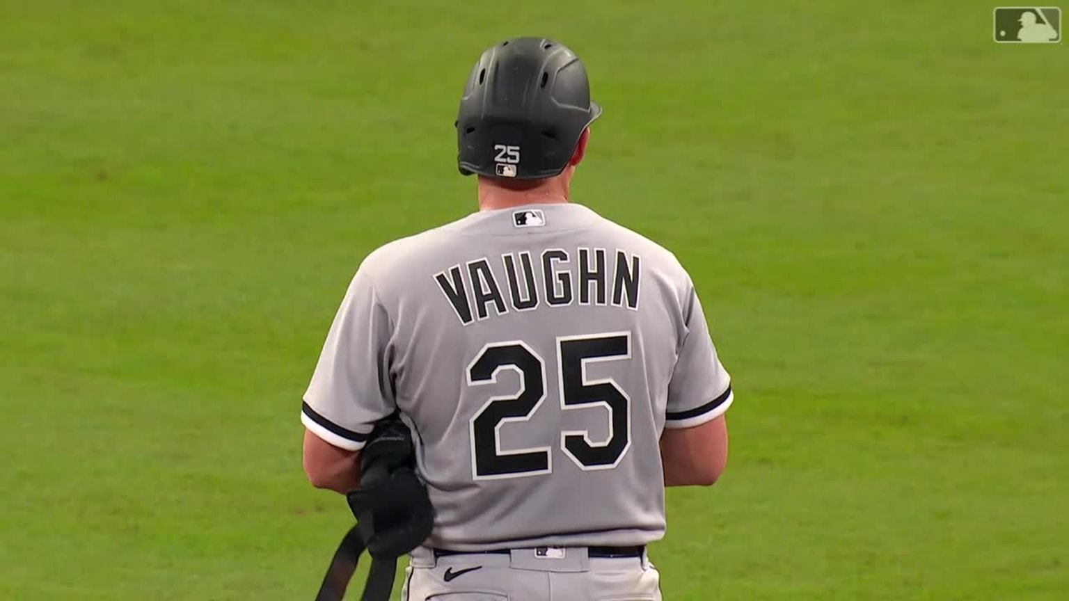 Andrew Vaughn drives a go-ahead double in the 9th | 03/30/2023 | MLB.com