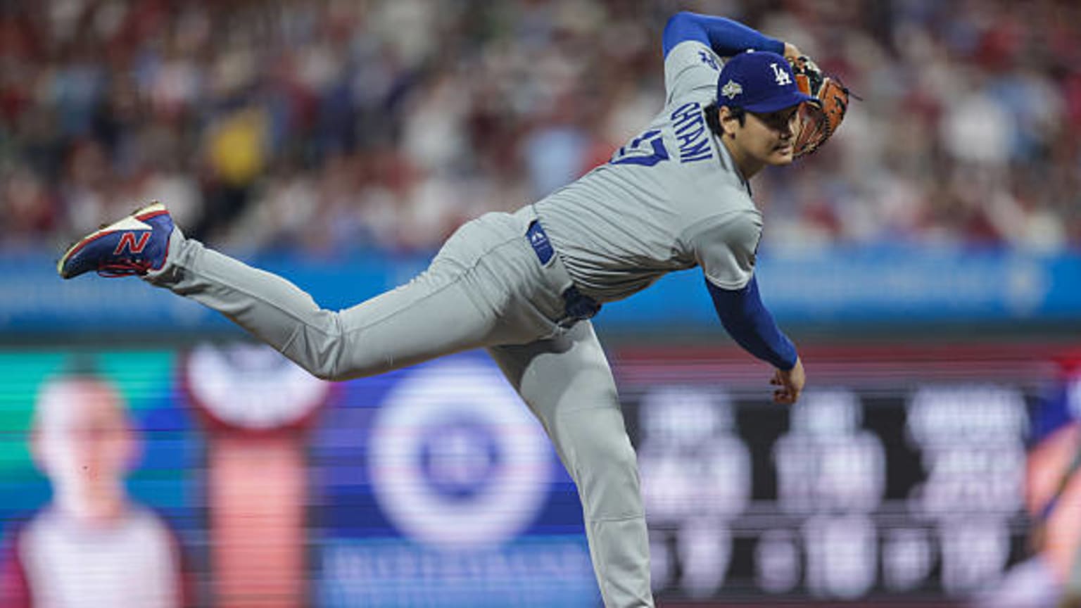 Shohei Ohtani fans Kyle Schwarber to escape minor jam | 10/04/2025 | MLB.com