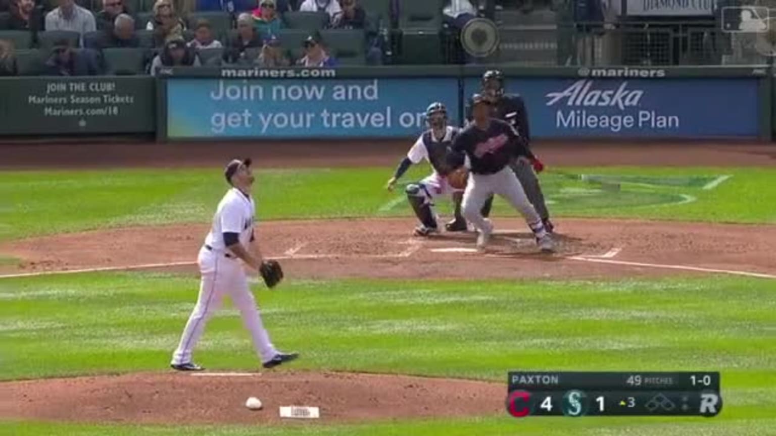 TAP: Ichiro robs HR J-Ram | 01/10/2025 | MLB.com