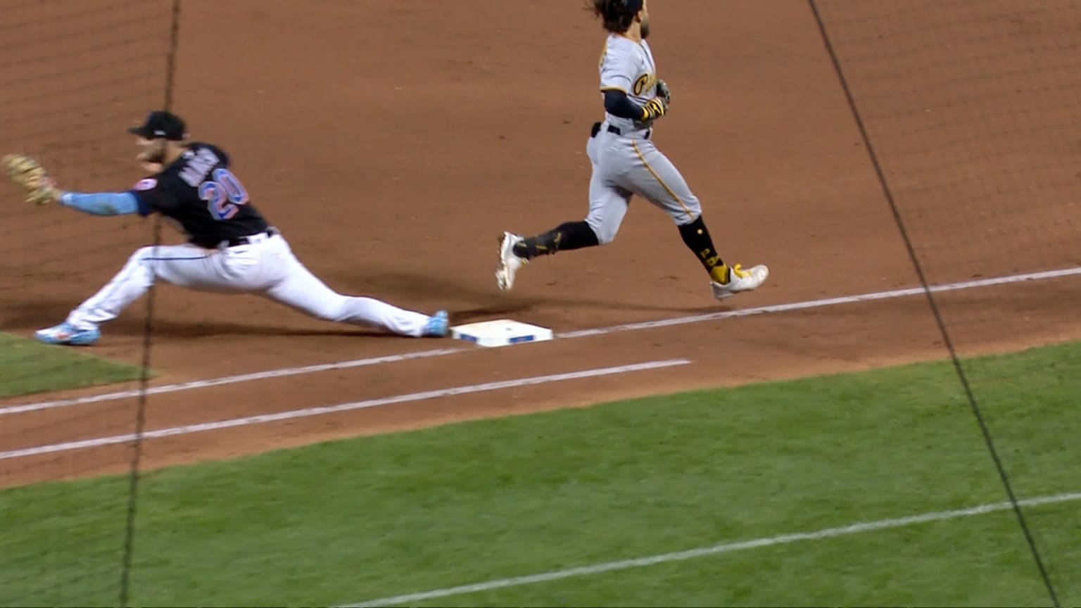 Chavis chops an RBI single to drive in Hayes | 09/16/2022 | Pittsburgh ...