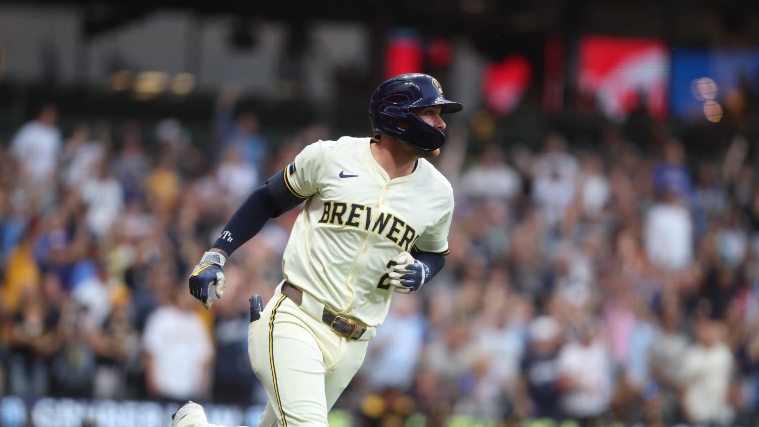 Brice Turang's solo home run (12) | 08/12/2025 | MLB.com