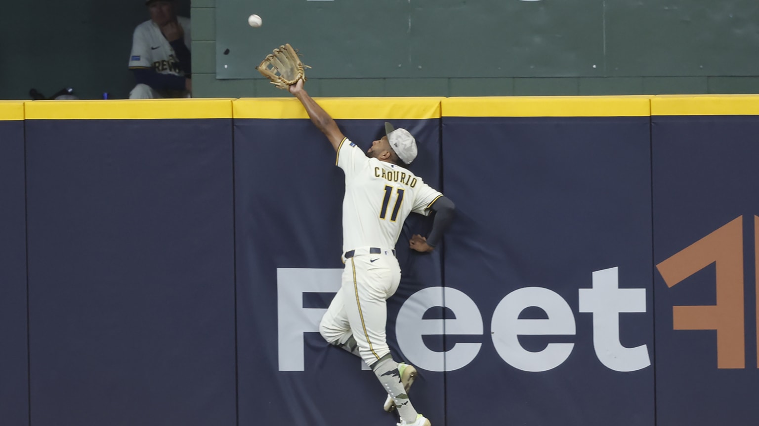 Jackson Chourio's home run robbery | 05/18/2025 | Milwaukee Brewers