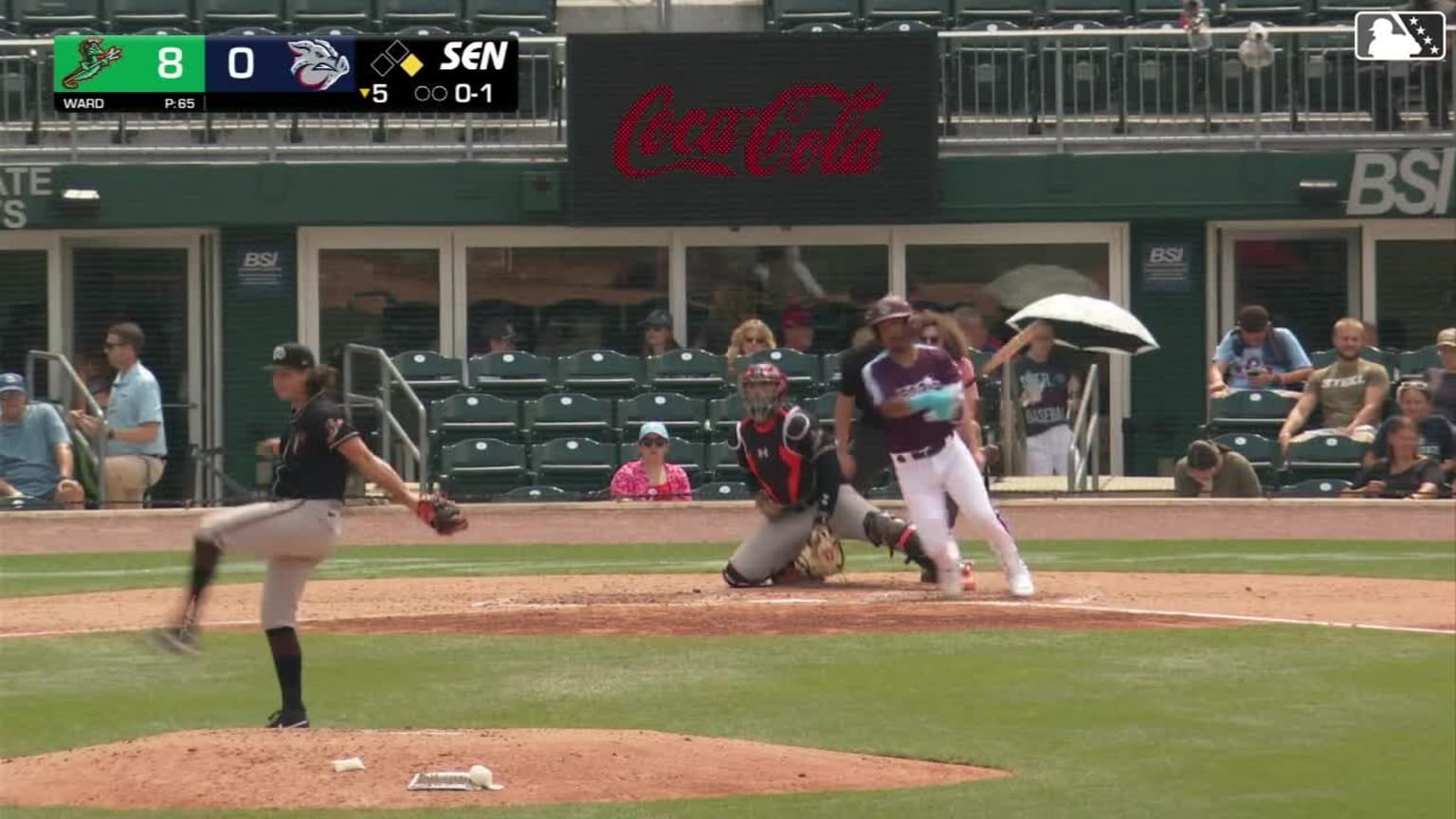 Thaddeus Ward's amazing catch | 07/27/2025 | Minnesota Twins