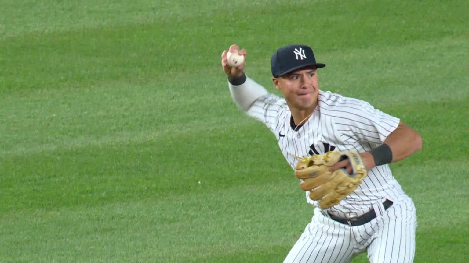 Anthony Volpe makes a nice backhanded play | 04/03/2023 | New York Yankees