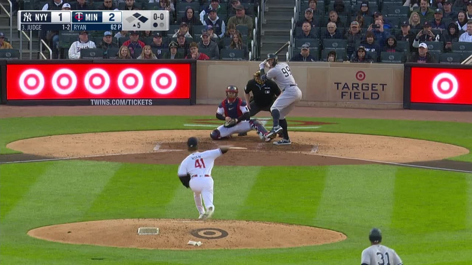 Aaron Hicks scores on an error at first in the 5th | 04/25/2023 | New ...