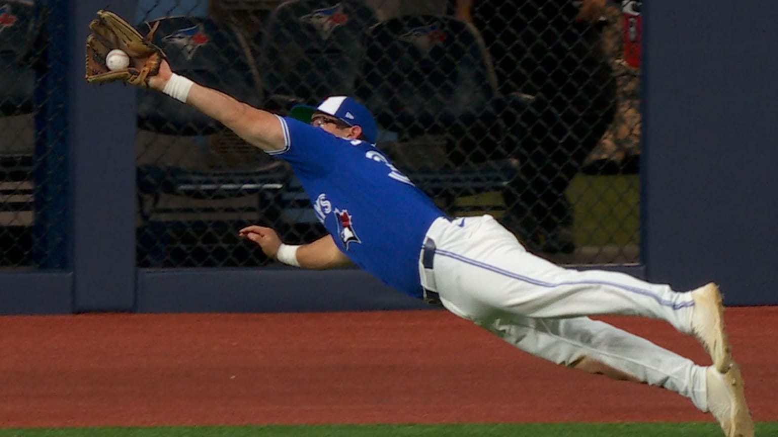 Davis Schneider's incredible diving catch | 04/27/2026 | Toronto Blue Jays
