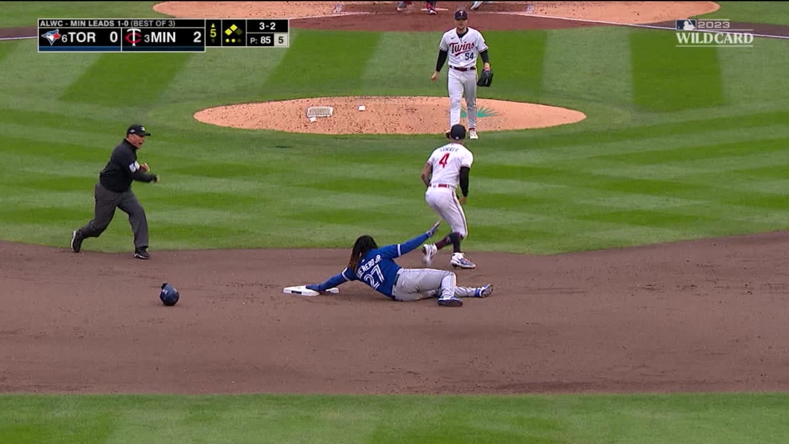 Harold and Sean breakdown crucial Twins pickoff play | 10/05/2023 ...