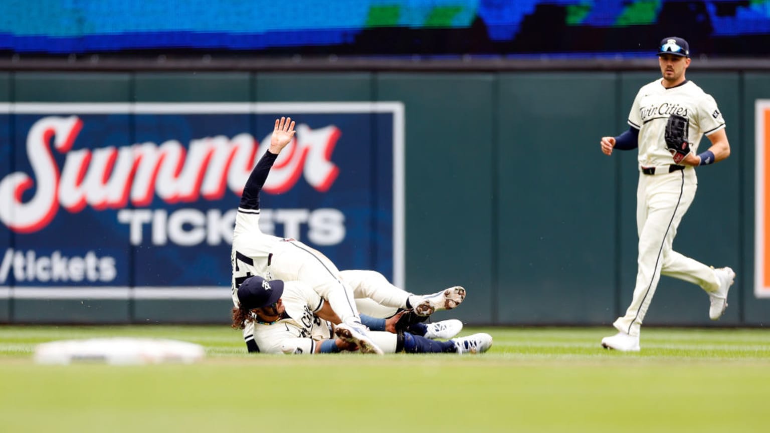 Twins' center field collision | 05/09/2024 | Minnesota Twins