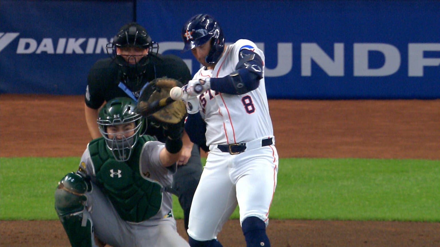 Christian Walker is hit on the hand | 05/28/2025 | Houston Astros