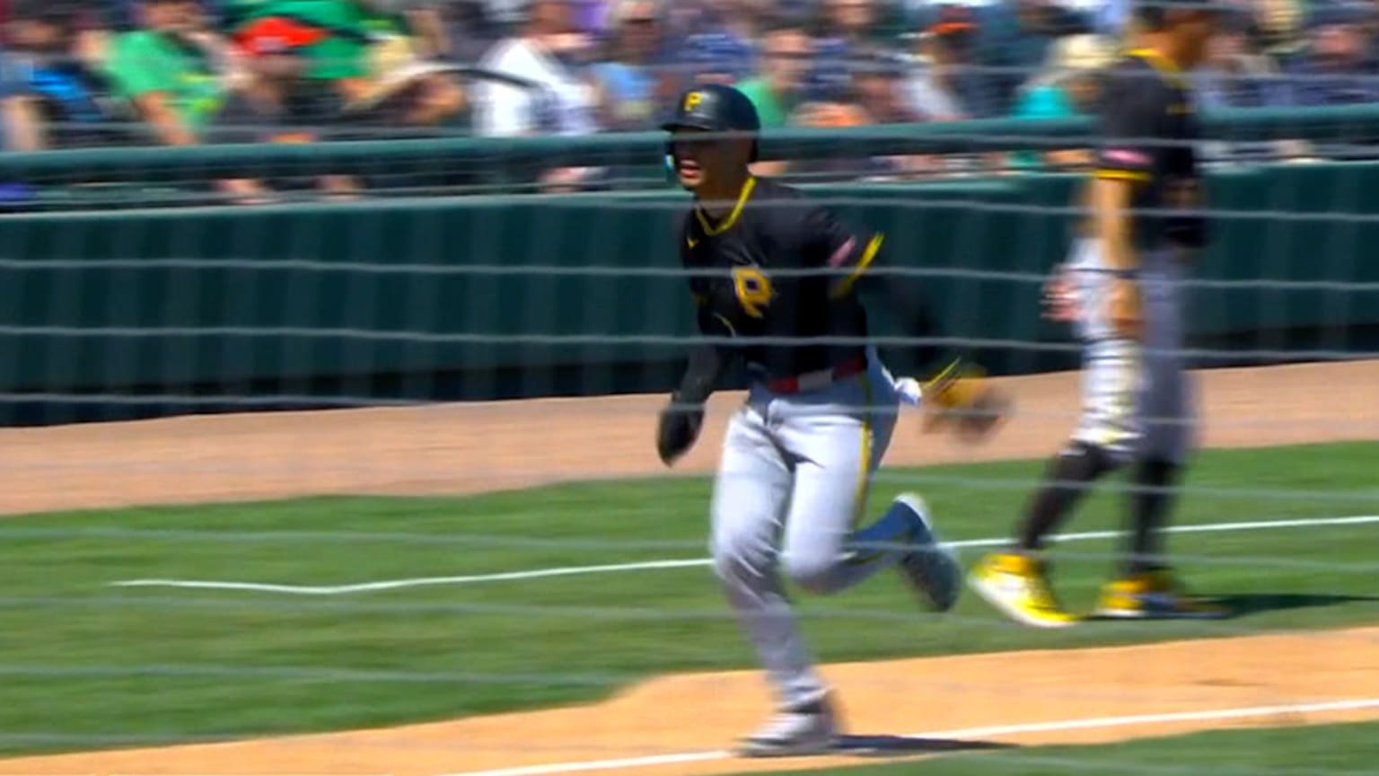 Jack Suwinski's sacrifice fly | 03/17/2025 | MLB.com