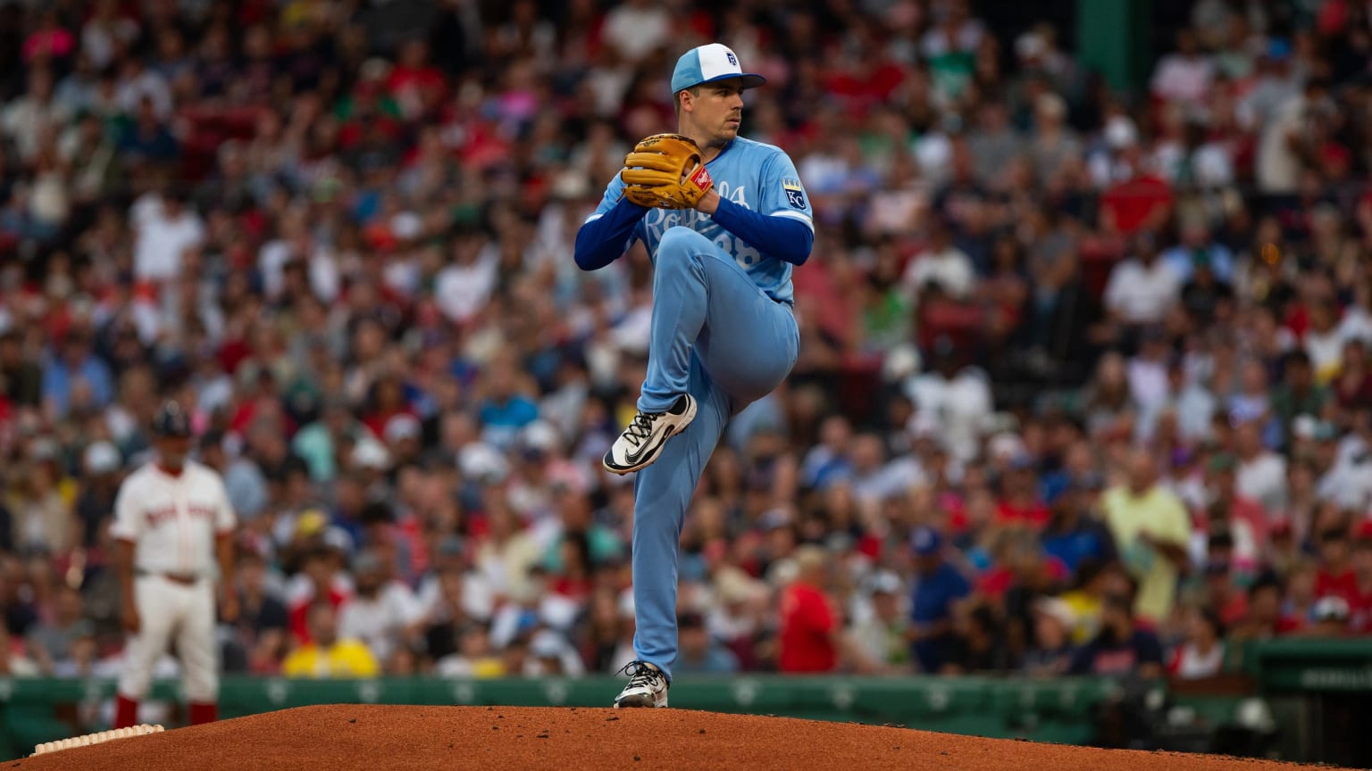 Ryan Bergert goes 5 2/3 innings in his Royals debut | 08/05/2025 ...