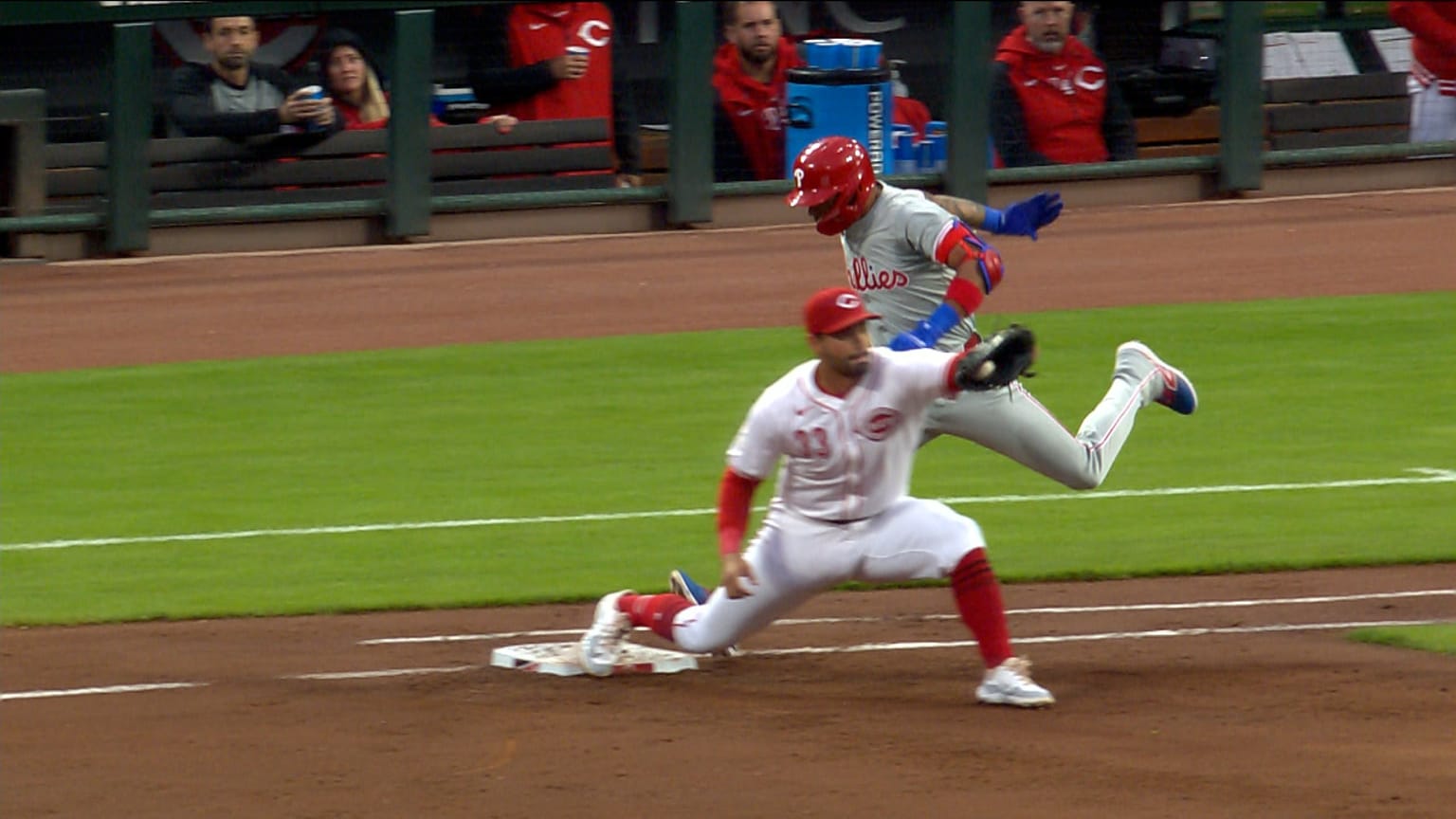 Jeimer Candelario gets Edmundo Sosa out after review | 04/23/2024 | MLB.com