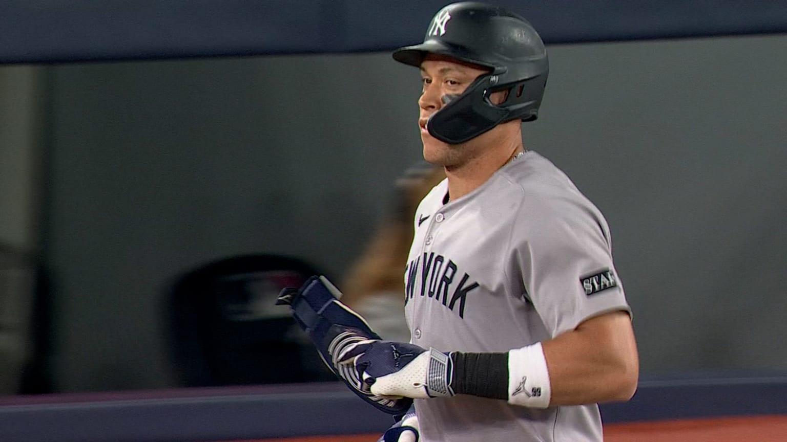 Judge ties Mantle's record for intentional walks | 07/03/2025 | New ...