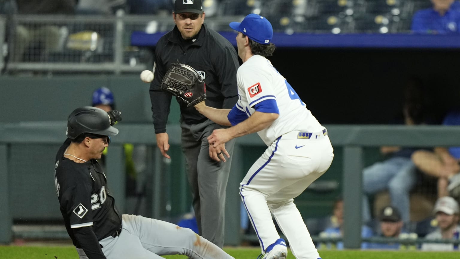 Vinnie Pasquantino's insane double play | 05/05/2025 | Kansas City Royals