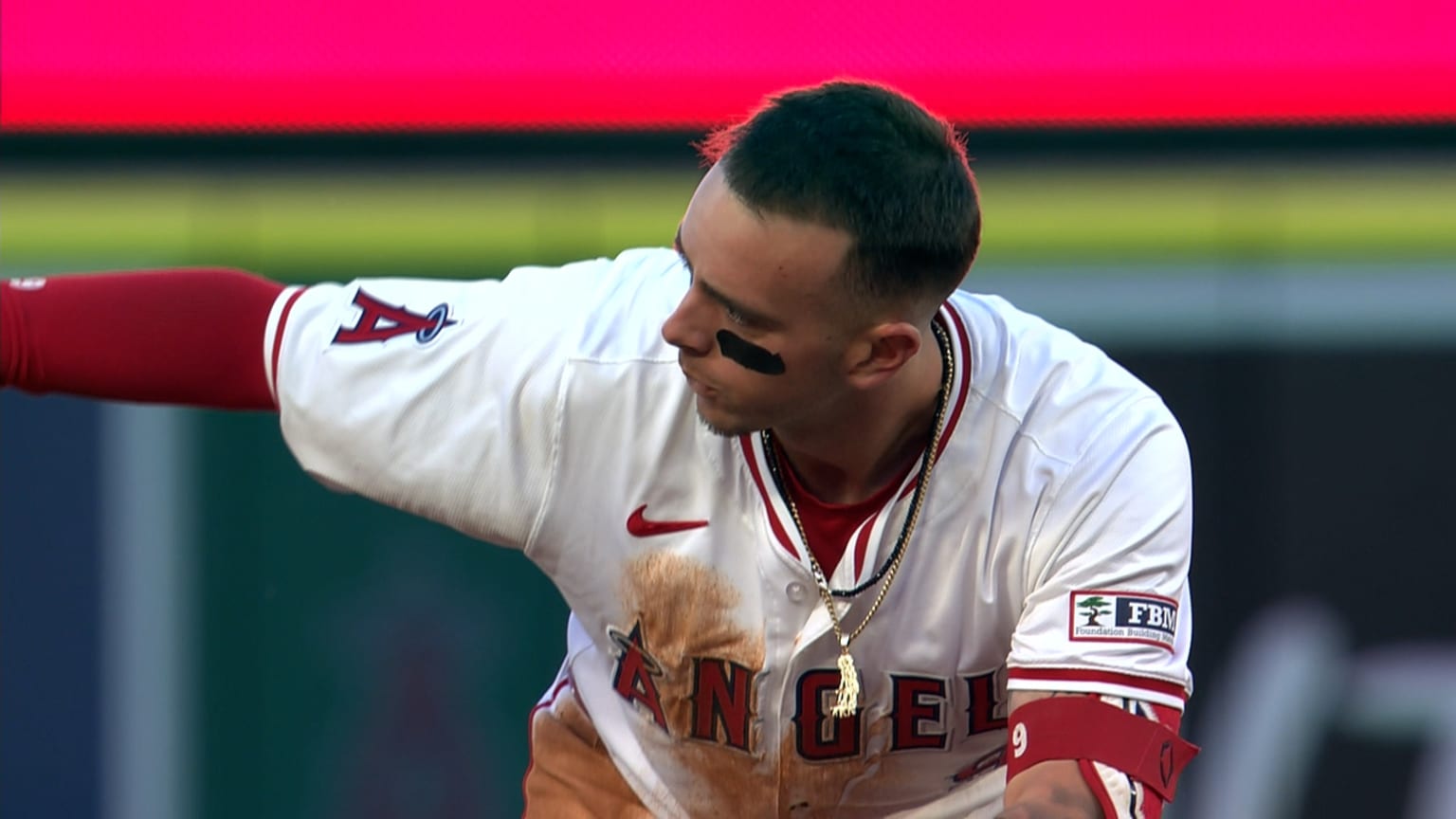 Zach Neto lines an RBI single to right field | 04/23/2024 | Los Angeles ...