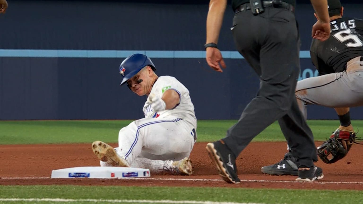 Alan Roden hustles for a triple | 06/22/2025 | Toronto Blue Jays