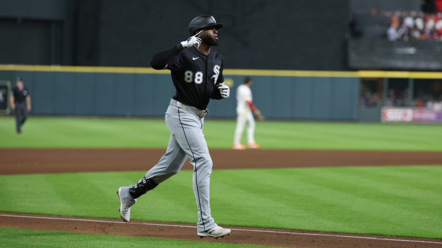 Luis Robert Jr.'s solo homer (6) | 06/10/2025 | Chicago White Sox