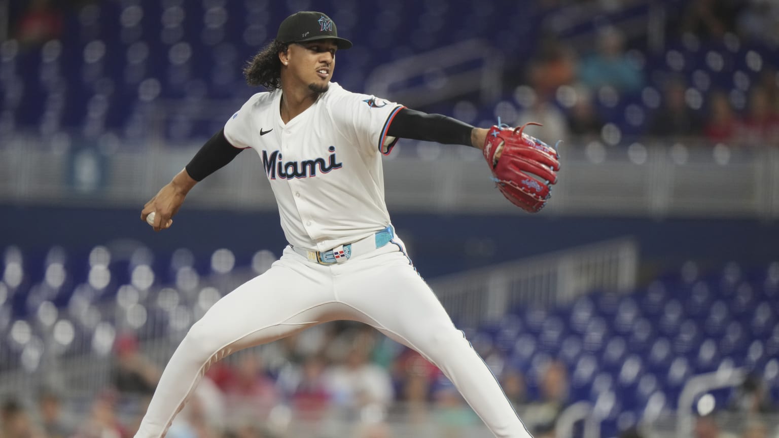 Eury Pérez poncha a Lars Nootbaar | 18/08/2025 | Los Marlins de Miami