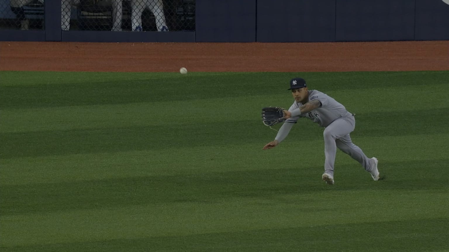 Everson Pereira makes a diving catch in left field | 09/26/2023 | New ...