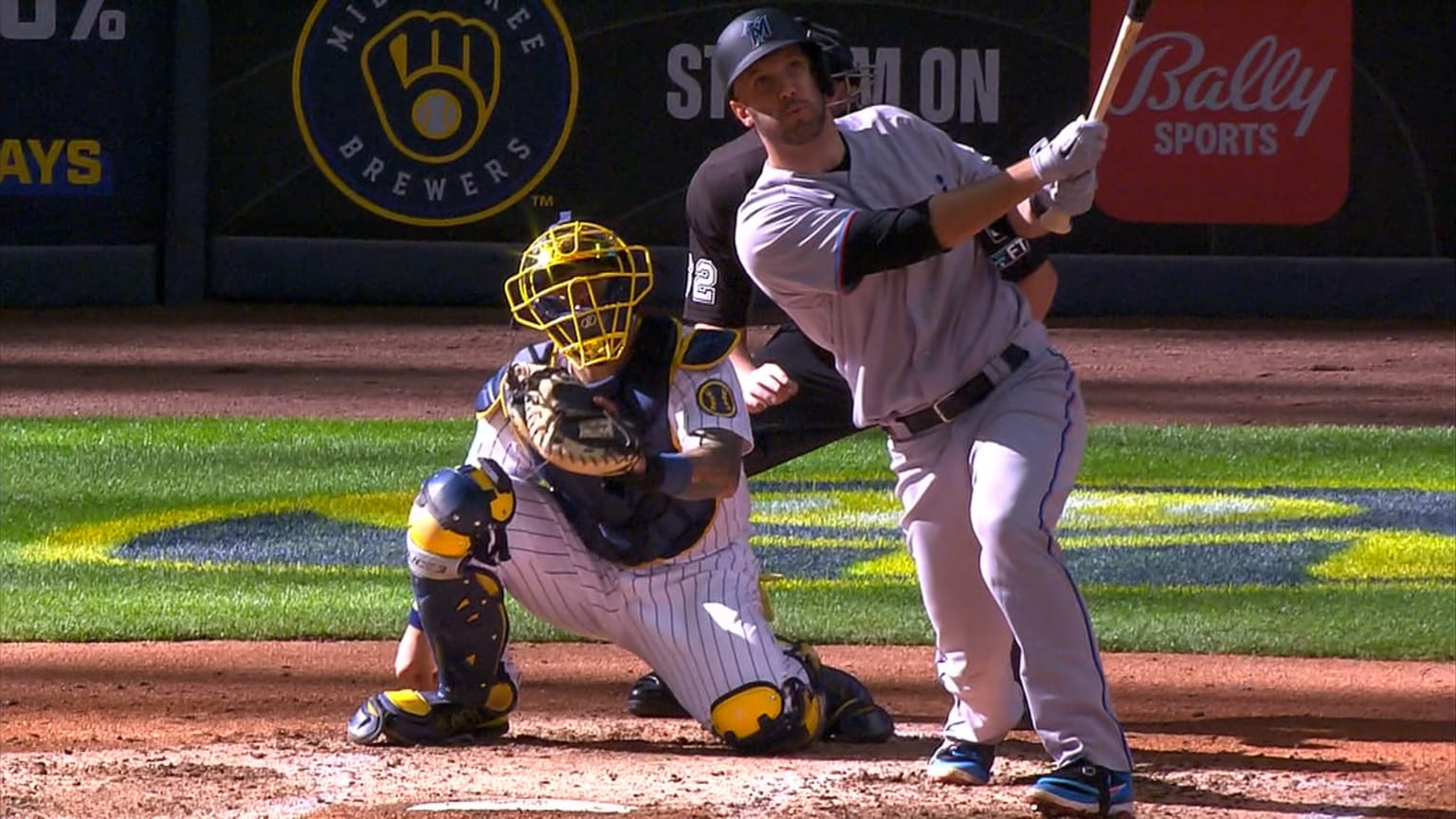 Jacob Stallings lifts a sacrifice fly to left field | 10/02/2022 ...