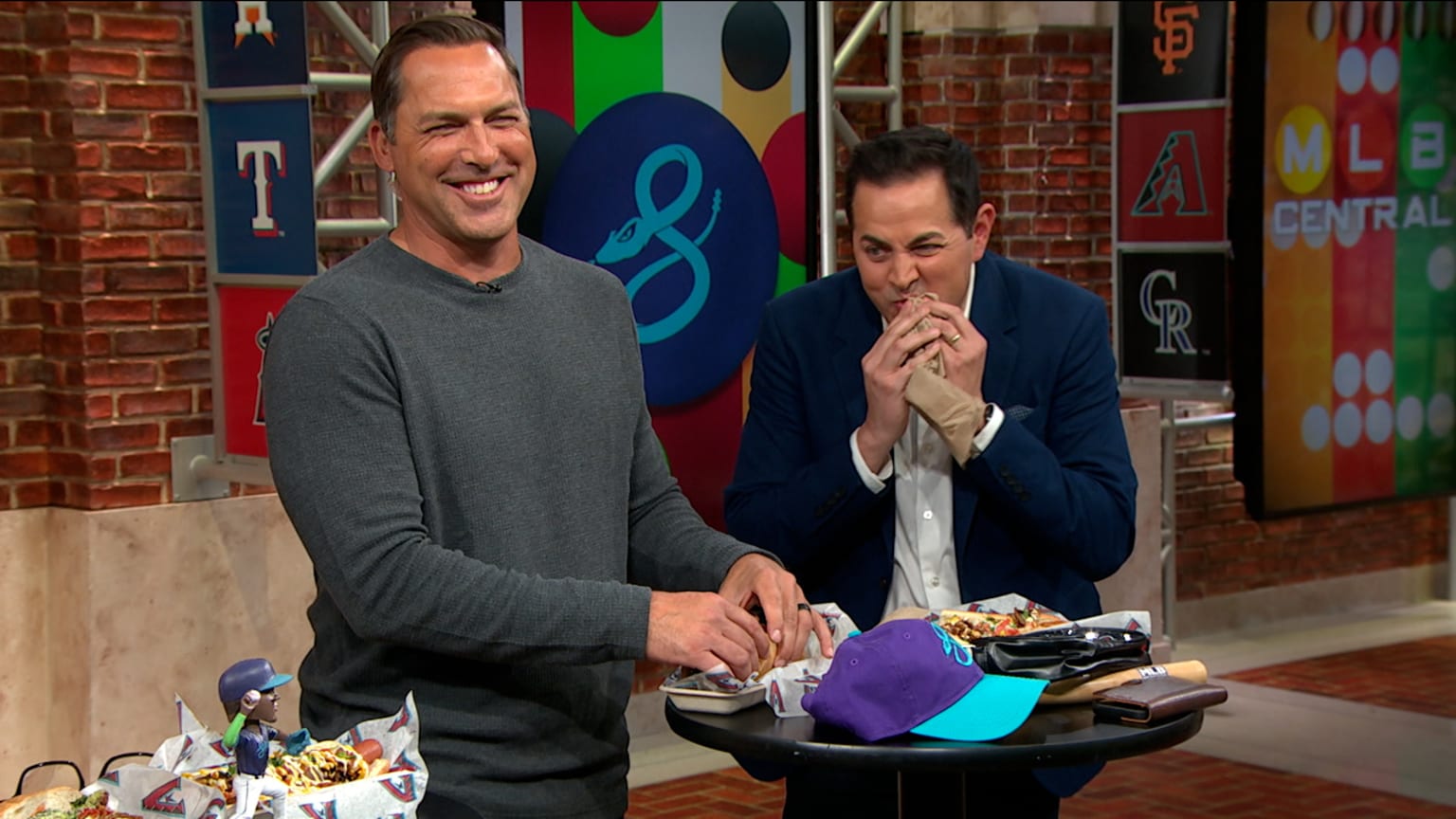 Trying the D-Backs' footlong hot dog and chicken parm | 05/09/2025 ...