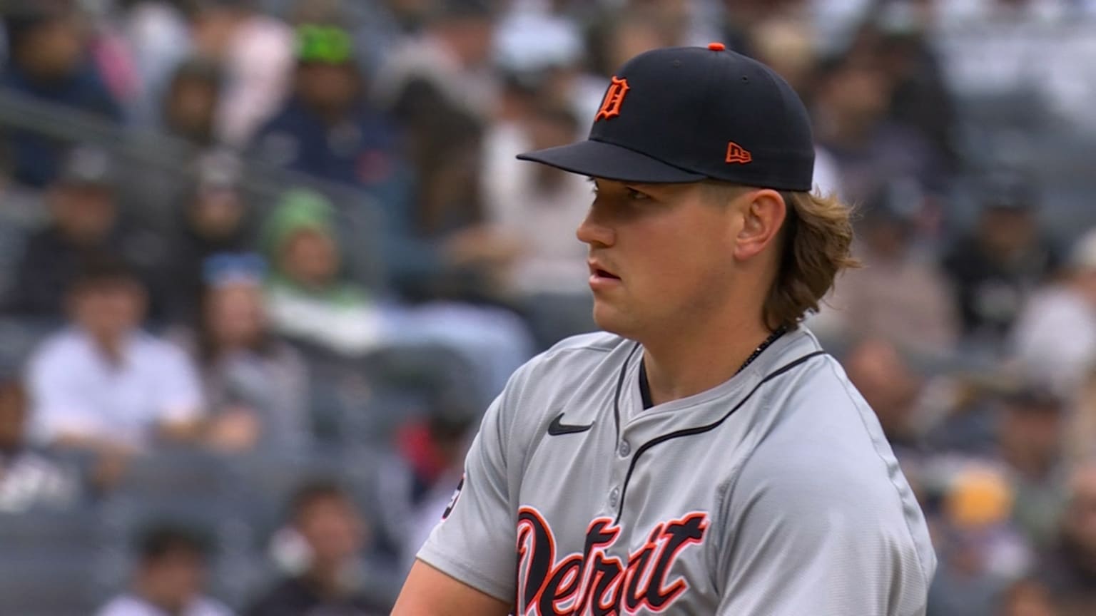 Tyler Holton induces flyout, escapes jam | 05/04/2024 | Detroit Tigers