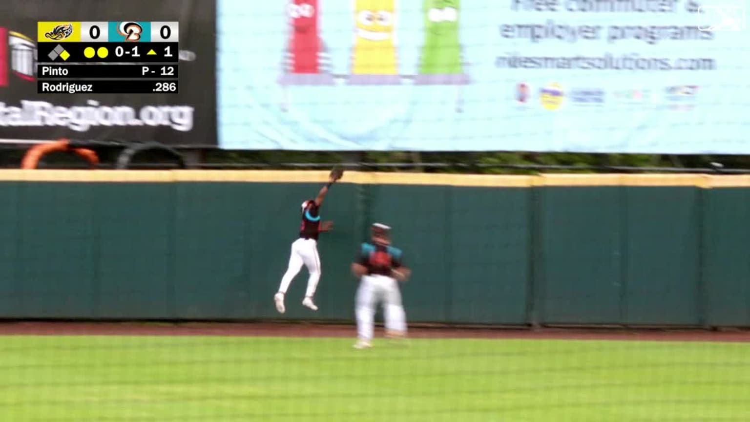 Donta' Williams leaps to make incredible leaping grab | 07/15/2023 | MLB.com