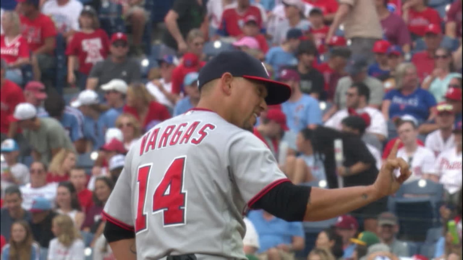 Ildemaro Vargas comes in to pitch the 8th inning | 07/01/2023 | MLB.com