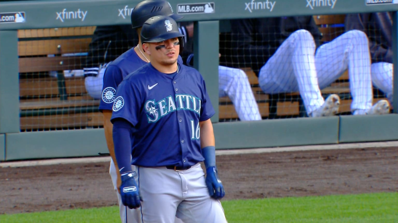 Luis Urías removed from the game | 04/21/2024 | Seattle Mariners