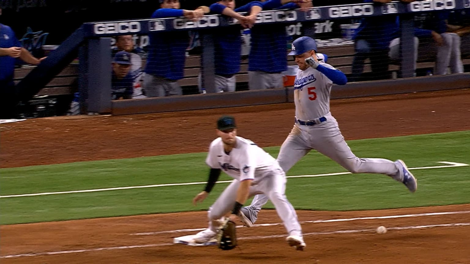 Freeman remolca a Bellinger | 29/08/2022 | Los Phillies de Filadelfia