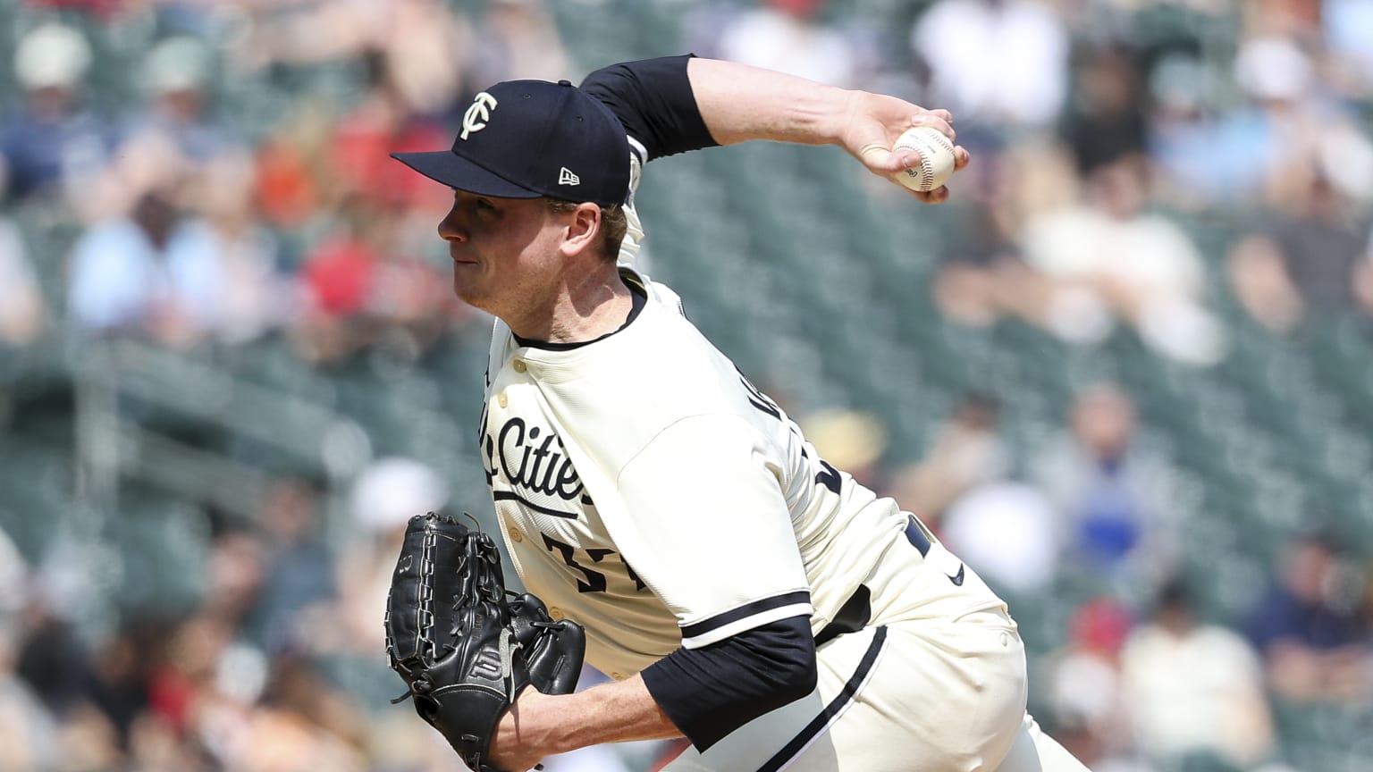 Louis Varland K's the side in the 6th | 04/13/2025 | Minnesota Twins