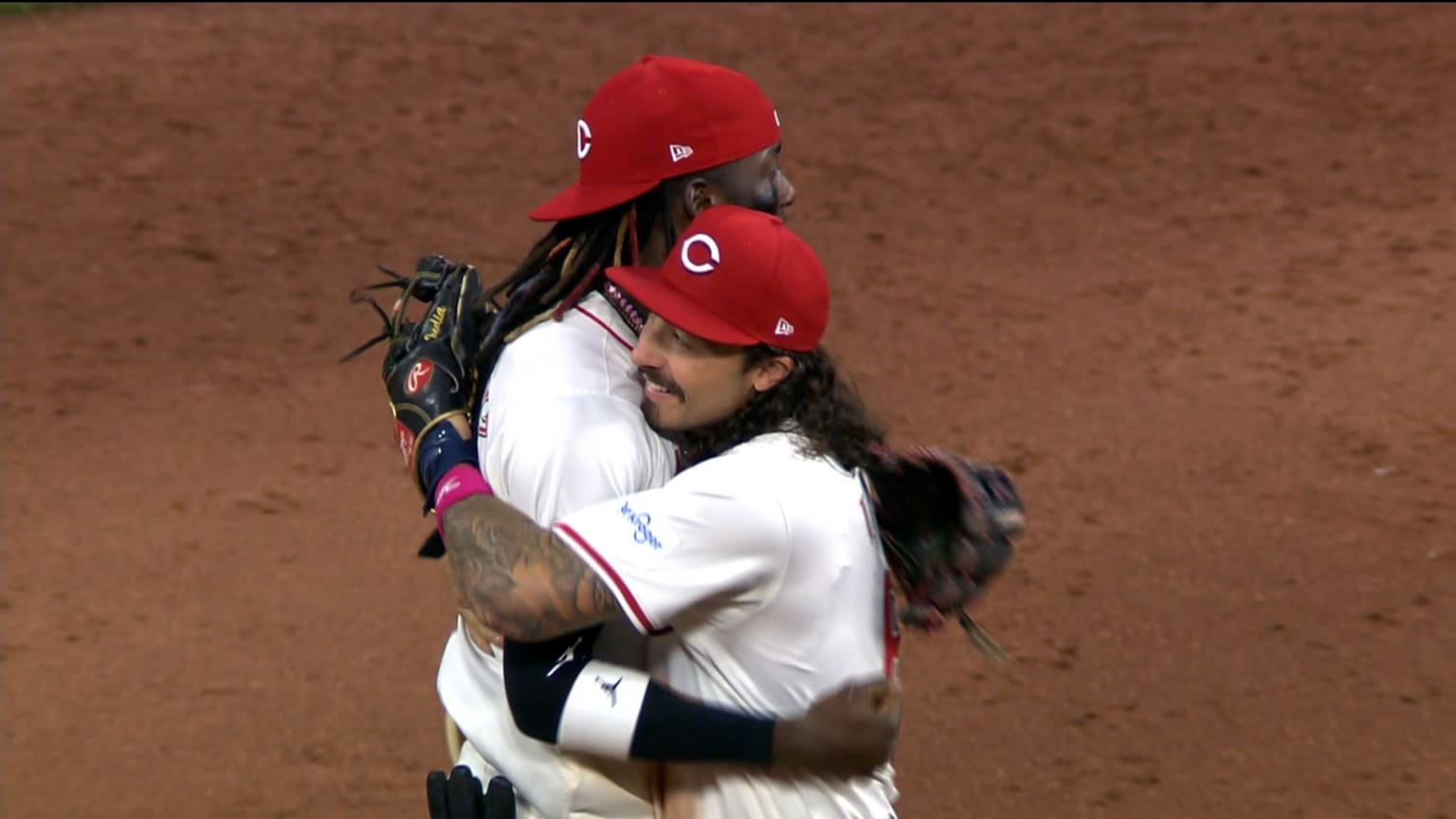 Alexis Díaz induces double play for final out | 05/21/2024 | Cincinnati ...