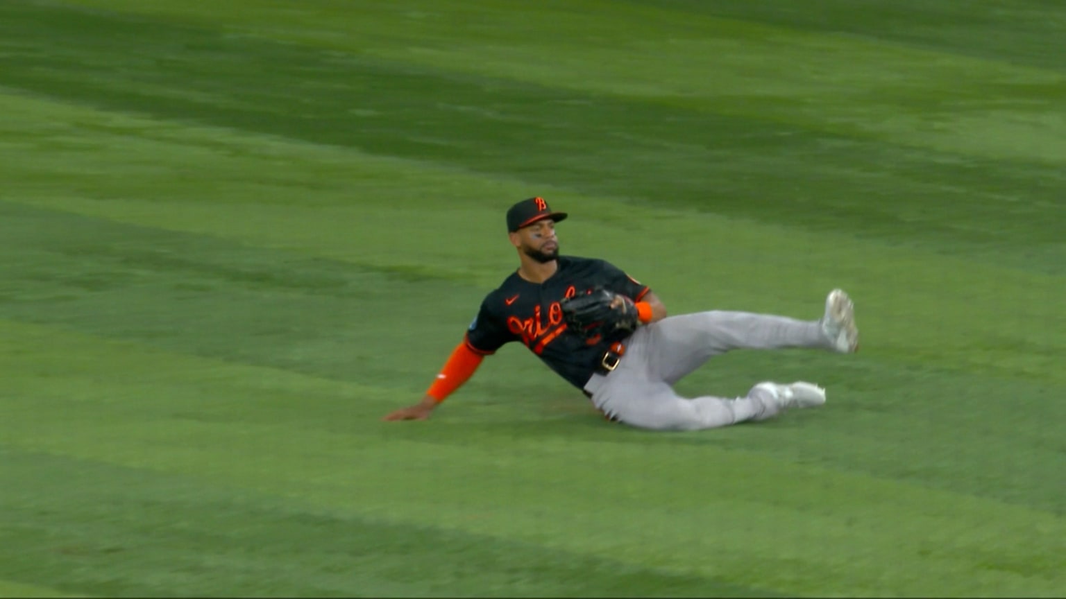 Leody Taveras atrapa la pelota deslizándose | 06/05/2026 | Los Orioles ...