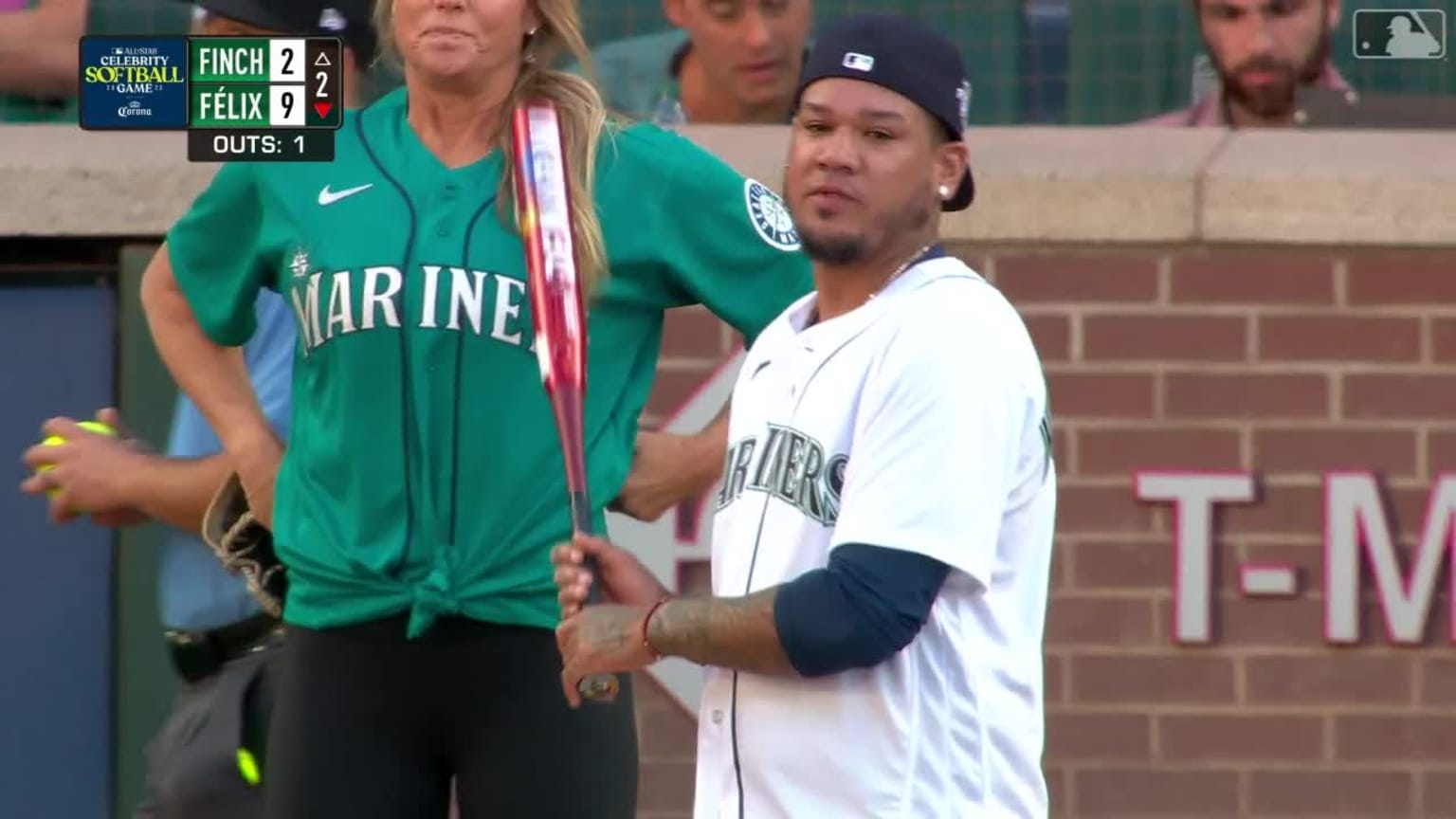 Former Mariners star Félix Hernández belts a home run | 07/09/2023 ...