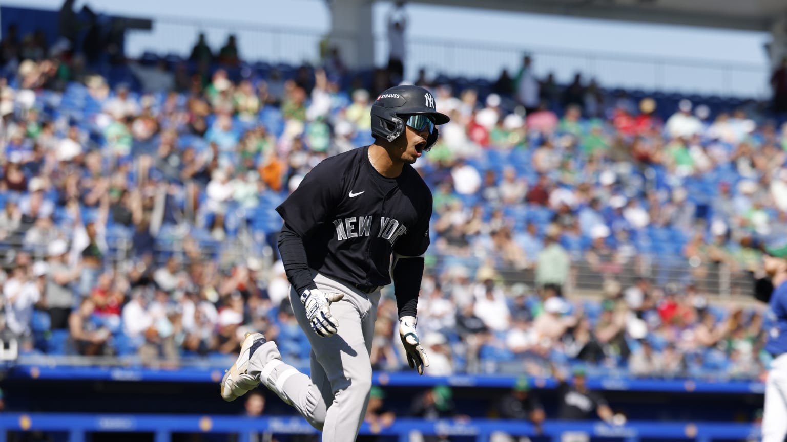 Brenny Escanio's go-ahead homer | 03/17/2025 | MLB.com