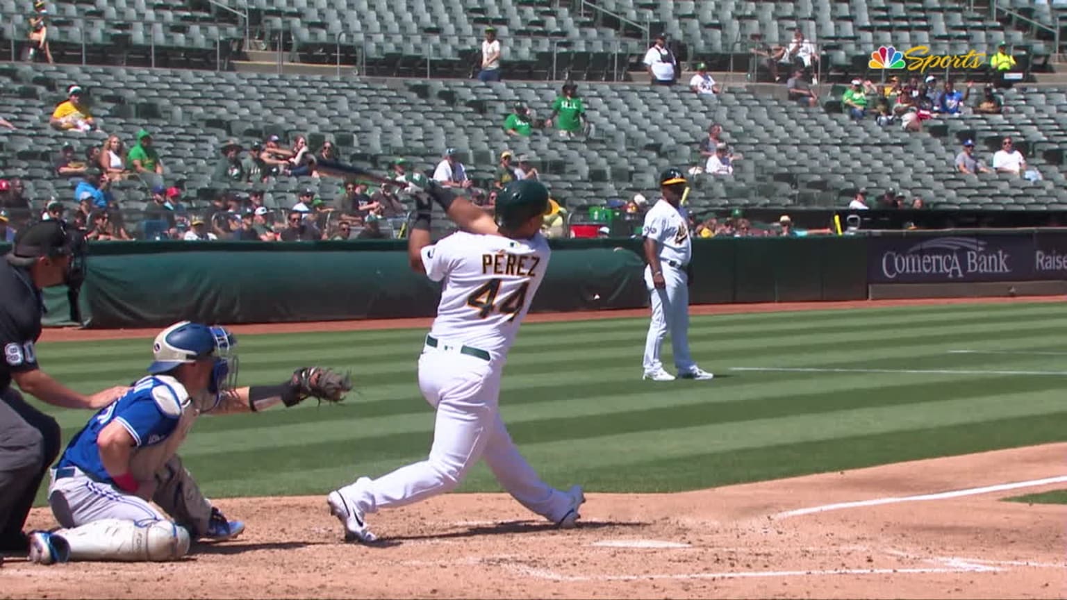 Carlos Pérez powers a two-run homer to left field | 09/06/2023 | Athletics