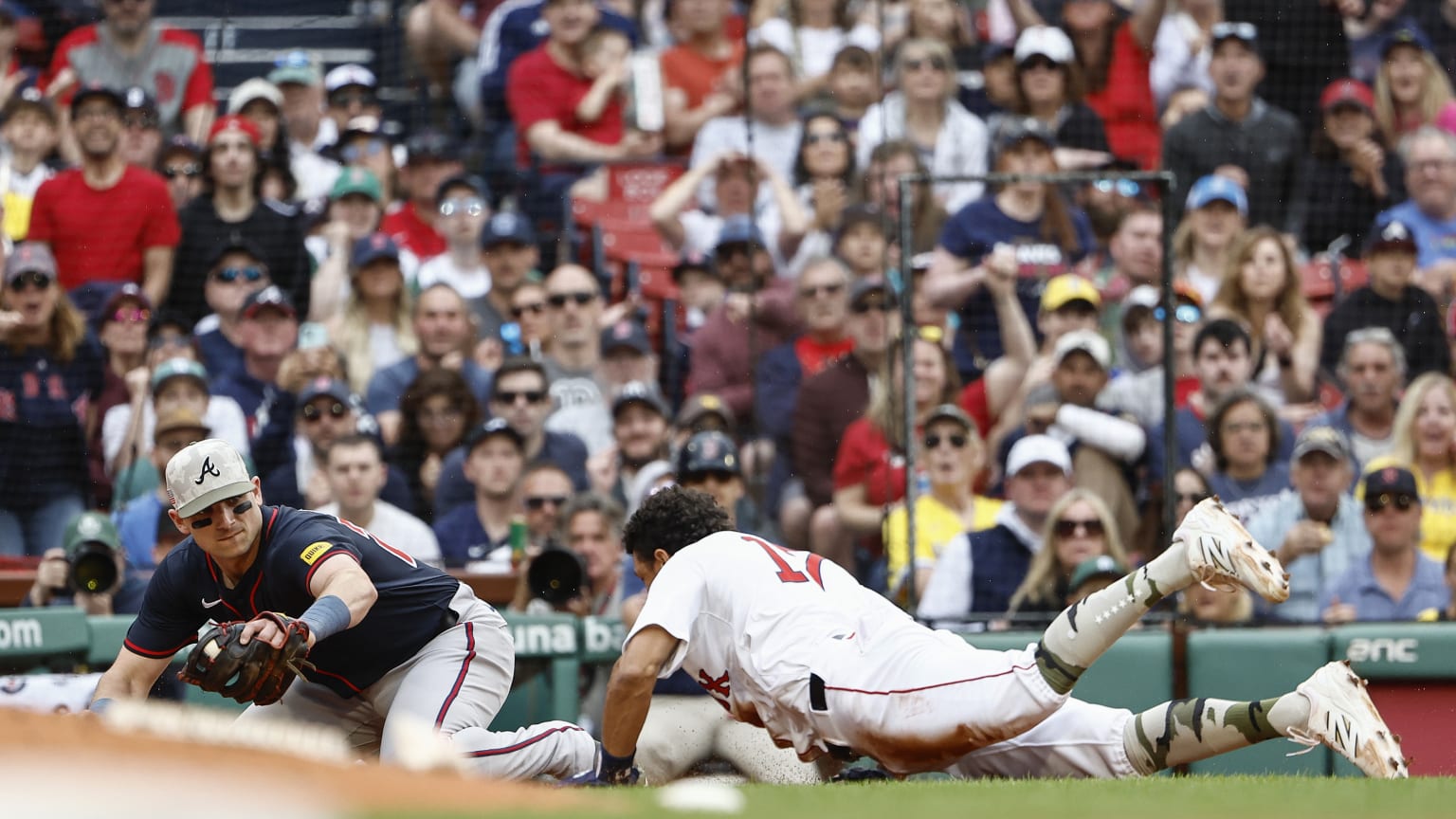 Nick Allen nabs David Hamilton | 05/18/2025 | Atlanta Braves
