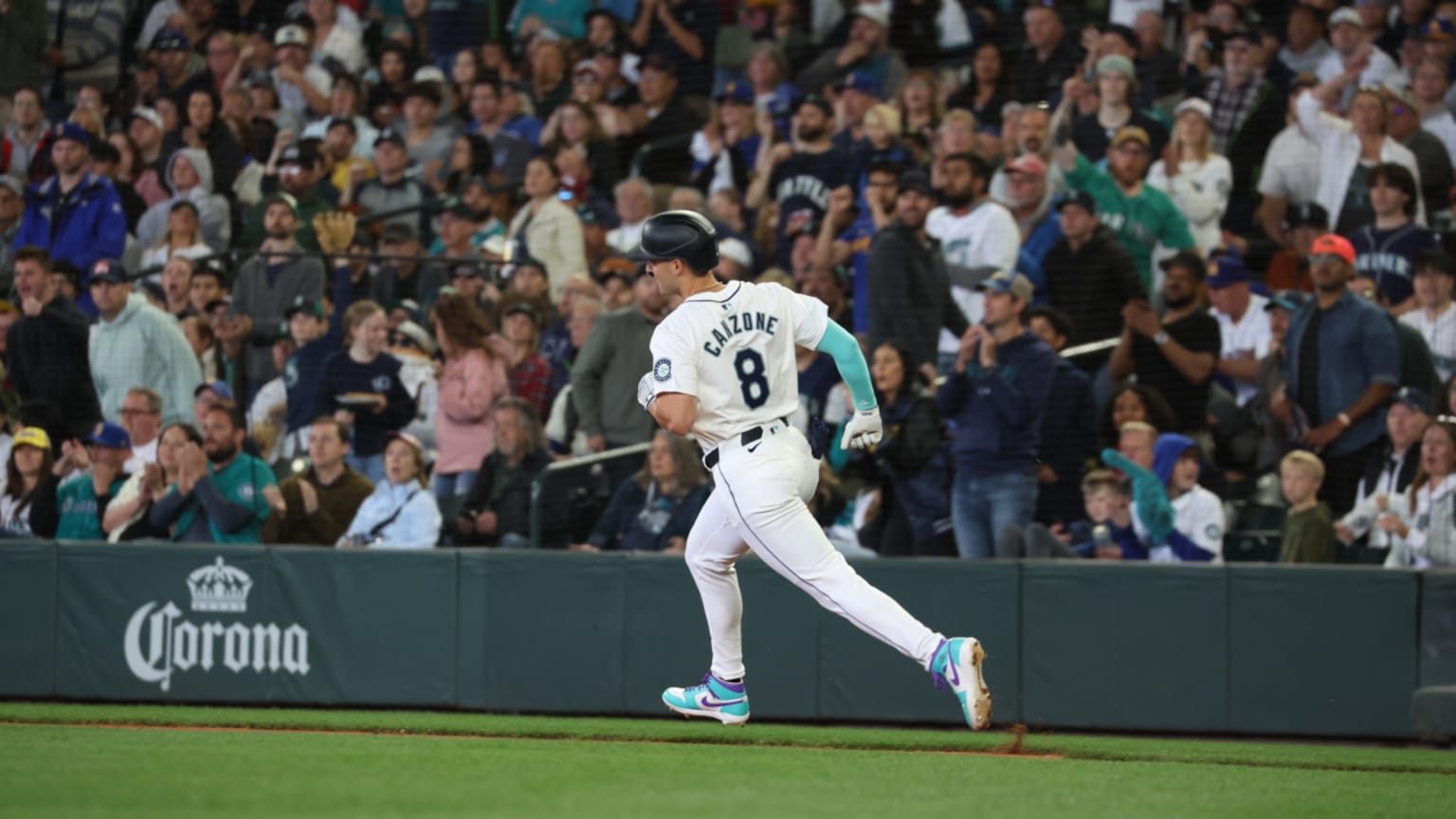 Dominic Canzone's RBI single | 06/15/2024 | Seattle Mariners