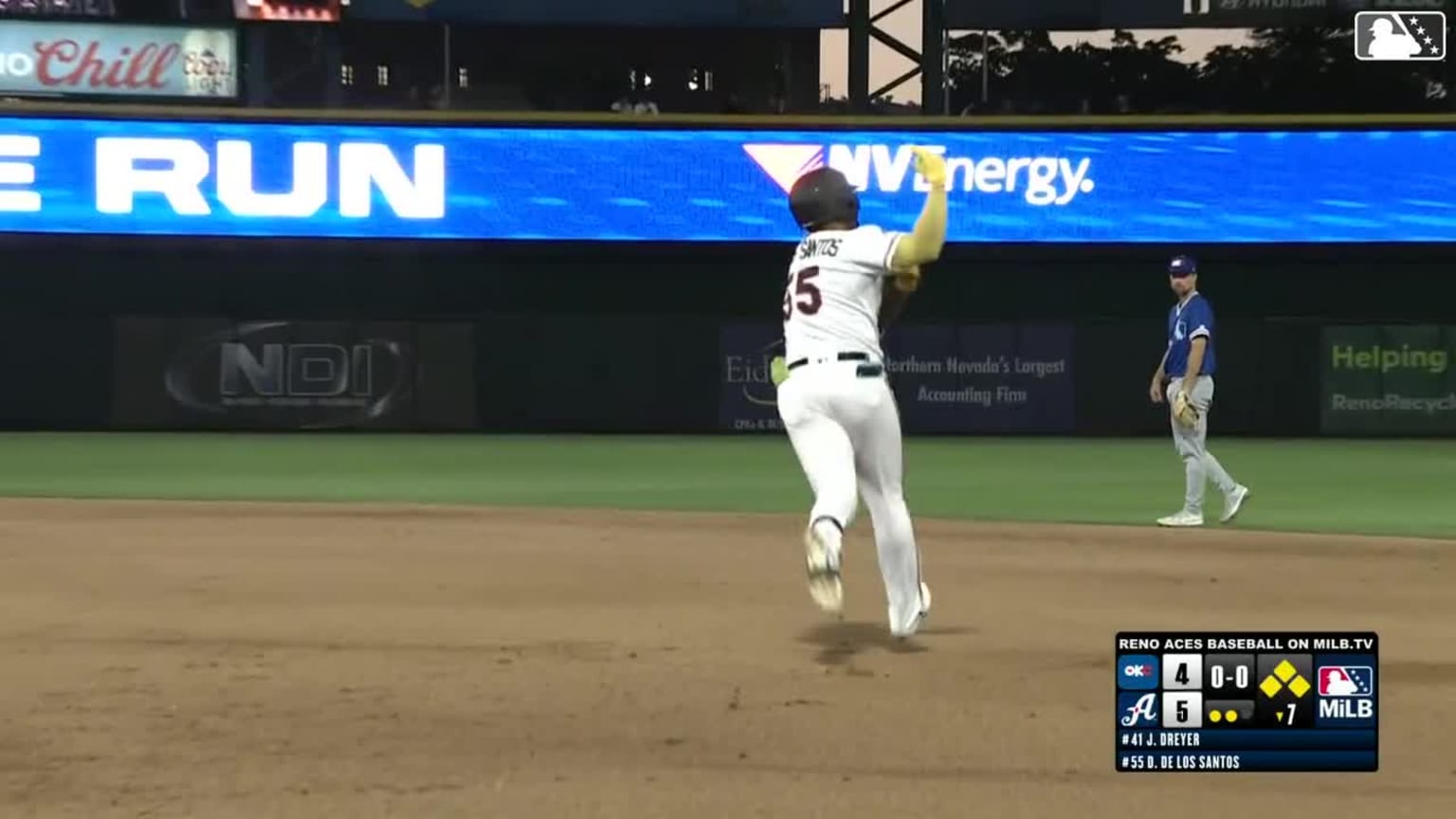 Deyvison De Los Santos hits a grand slam | 27/06/2024 | Lasmayores.com