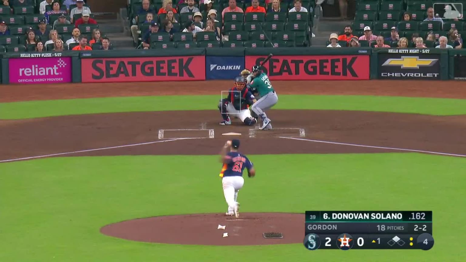 Donovan Solano lines out to right fielder Cam Smith. | 05/25/2025 | MLB.com