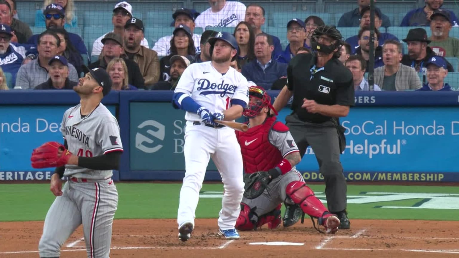 Max Muncy hits a solo jack to right field in the 1st | 05/15/2023 | Los ...