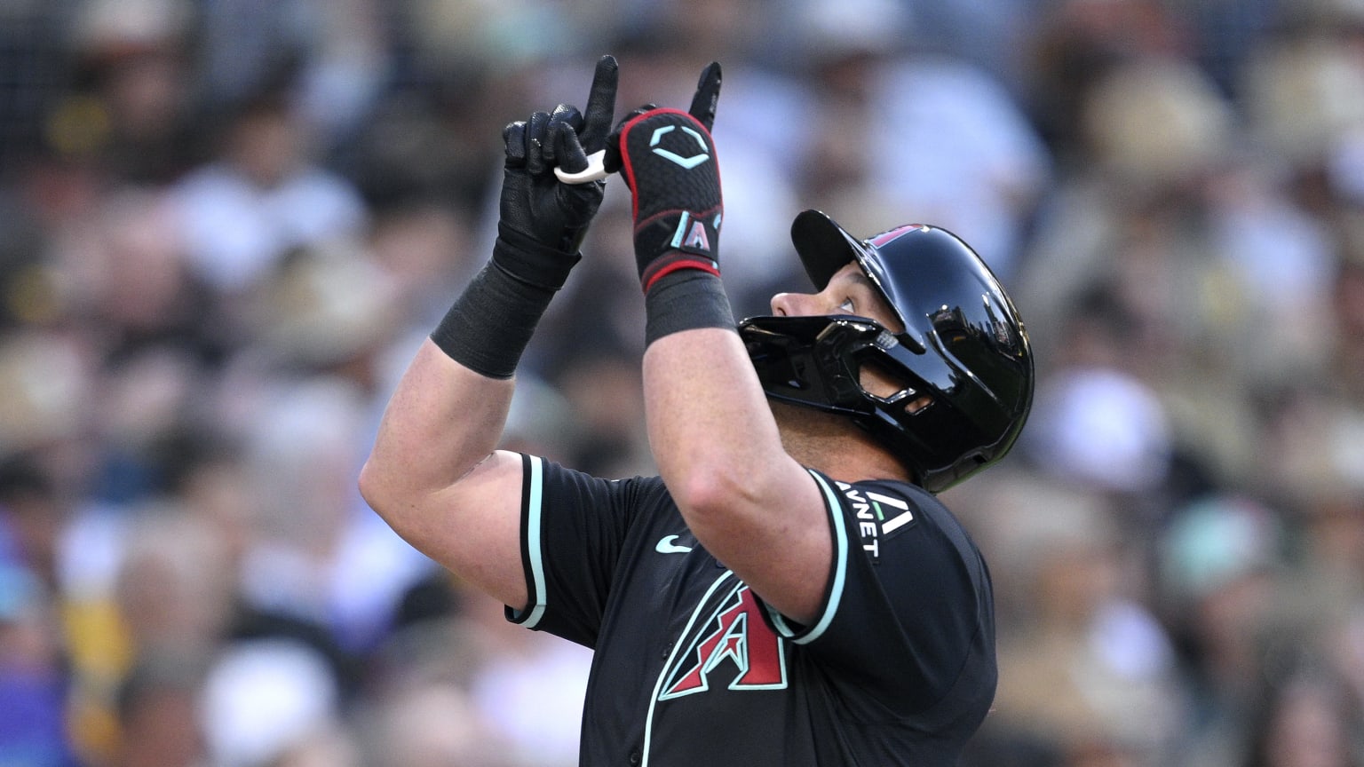James McCann's solo homer (2) | 07/09/2025 | Arizona Diamondbacks