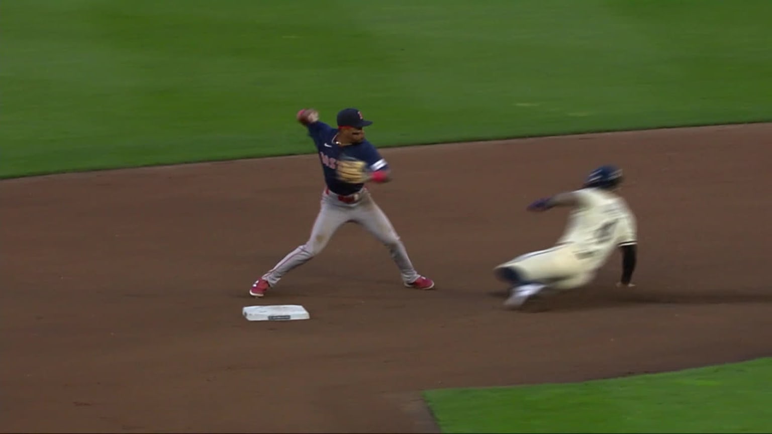 Red Sox turn a double play in the 4th inning | 05/03/2024 | Boston Red Sox